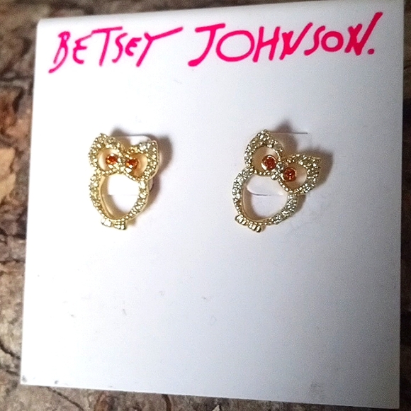 Betsey Johnson | Jewelry | New Betsey Johnson Golden Owl Post Style ...
